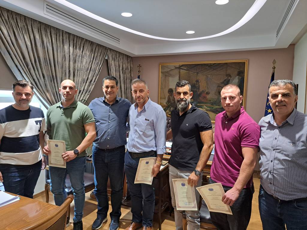 Συνάντηση Γιώργου Παπαναστασίου με αθλητές του Παγκράτιου και τον ...