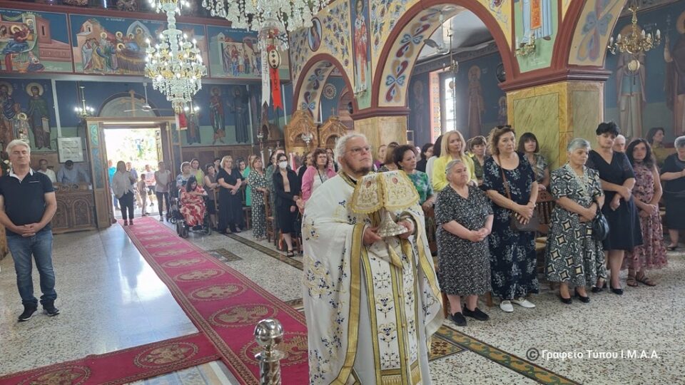 Με λαμπρότητα εόρτασε ο Ιερός Ναός της Αγίας Φωτεινής στη Γαβαλού ...